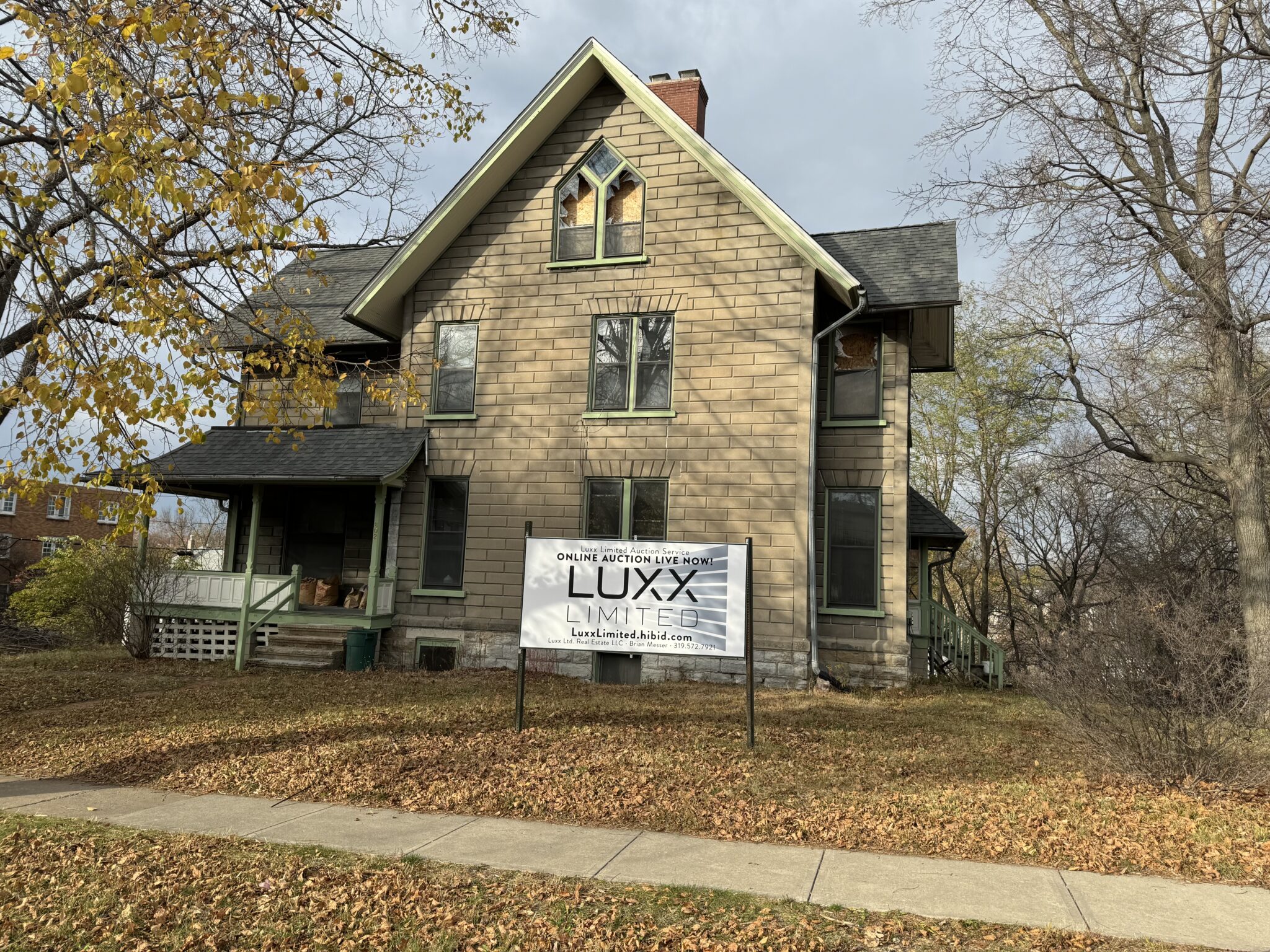 Auction Services in Burlington Iowa | Luxx Limited